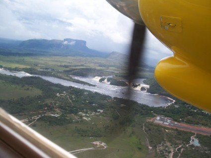 Del Embalse de Guri a la Laguna de Canaima pasando por el río Orinoco ...